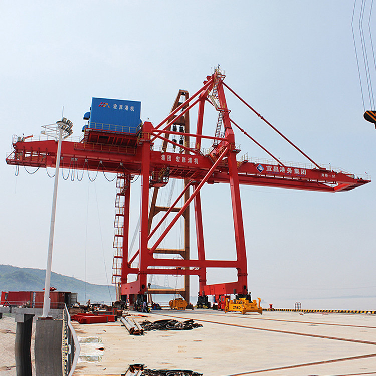 Rubber Tyred Ship Gantry Crane / Ship To Shore Handling Quayside ...